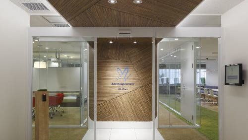 【九段下駅徒歩30秒】5名まで利用可能のミーティングソファルーム(Wifi、ホワイトボード、モニター利用可能)の写真5