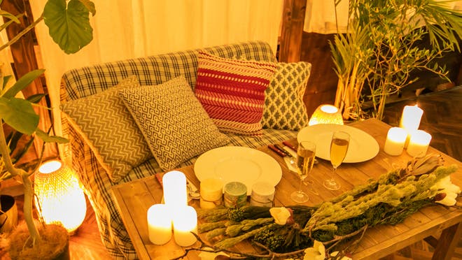 【バリ風ソファー個室・オシャレカフェ】女子会・誕生会・同窓会・結婚式二次会・会議なども!の写真1