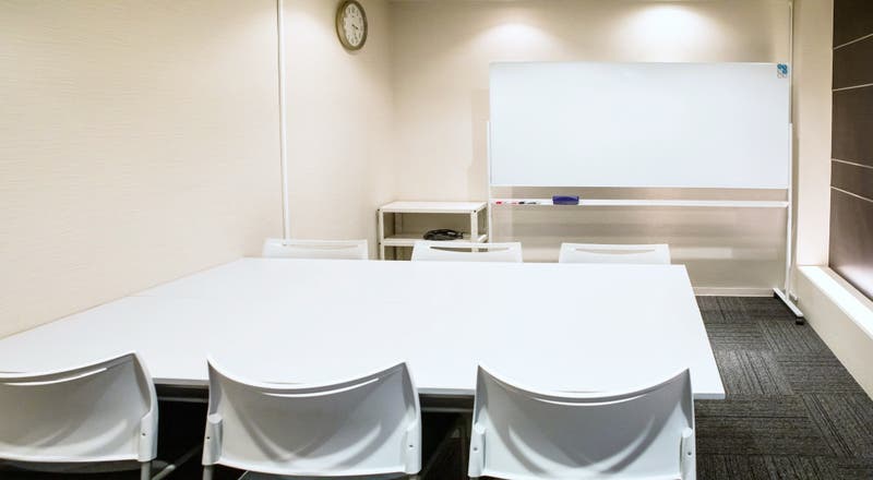 【銀座一丁目】駅直結！商談・面談にオススメ◎清潔感のある会議室／room D