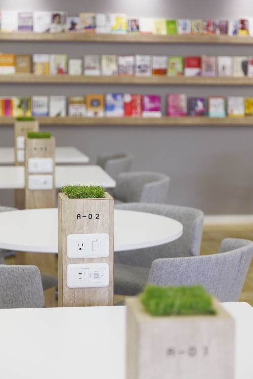  【九段下駅徒歩30秒】6名まで利用可能のミーティングルーム(Wifi、ホワイトボード、プロジェクター、モニター利用可能)の写真9