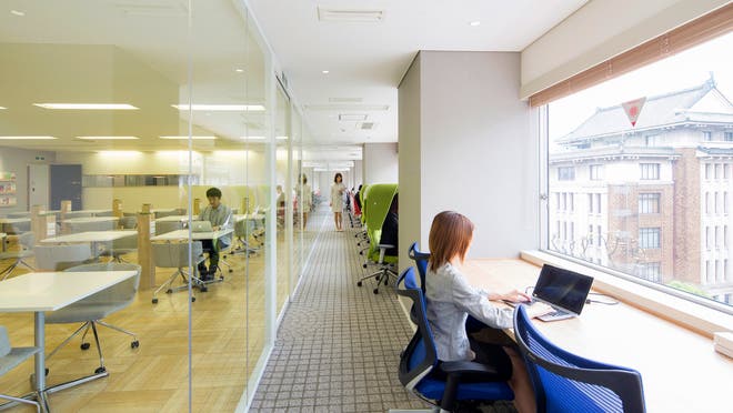 【九段下駅徒歩30秒】5名まで利用可能のミーティングソファルーム(Wifi、ホワイトボード、モニター利用可能)の写真11