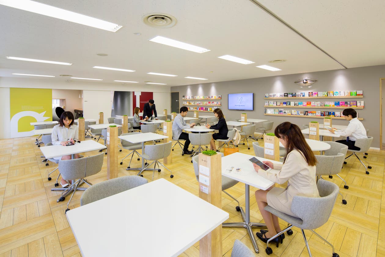  【九段下駅徒歩30秒】6名まで利用可能のミーティングルーム(Wifi、ホワイトボード、プロジェクター、モニター利用可能)の写真14