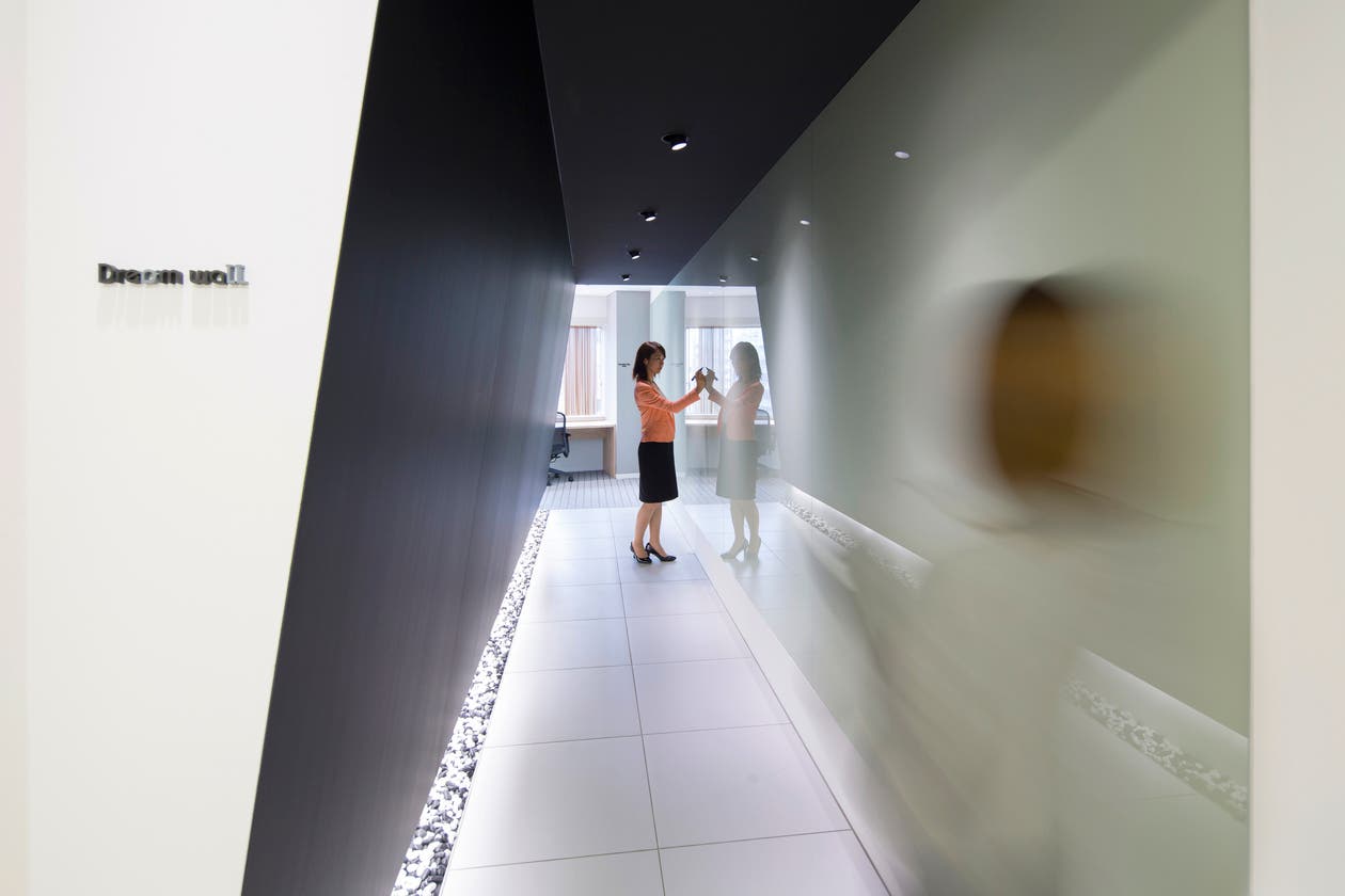 【九段下駅徒歩30秒】3席（イス：3席・ソファ：2名）まで利用可能のパウダールーム・メイクセミナーに最適の写真15