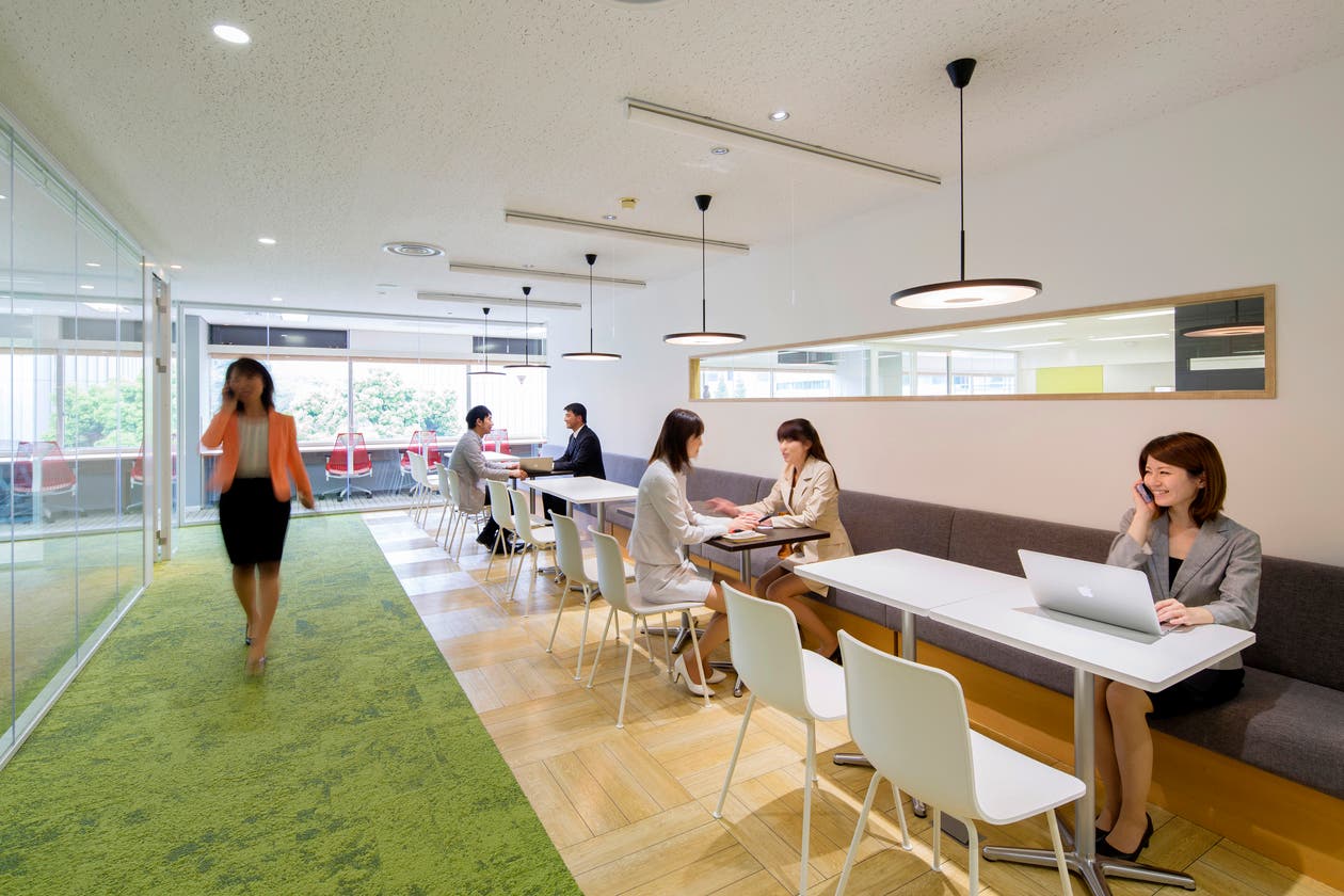 【九段下駅徒歩30秒】5名まで利用可能のミーティングソファルーム(Wifi、ホワイトボード、モニター利用可能)の写真16