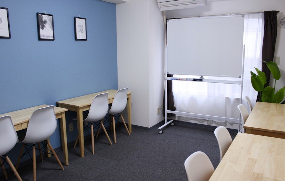 【FRIENDS III会議室】九段下徒歩2分、神保町徒歩3分！会議、撮影、ボードゲーム、など可能！プロジェクター等無料！光回線の写真6
