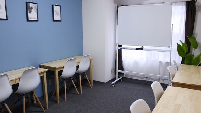 【FRIENDS III会議室】九段下徒歩2分、神保町徒歩3分!会議、撮影、ボードゲーム、など可能!プロジェクター等無料!光回線の写真6