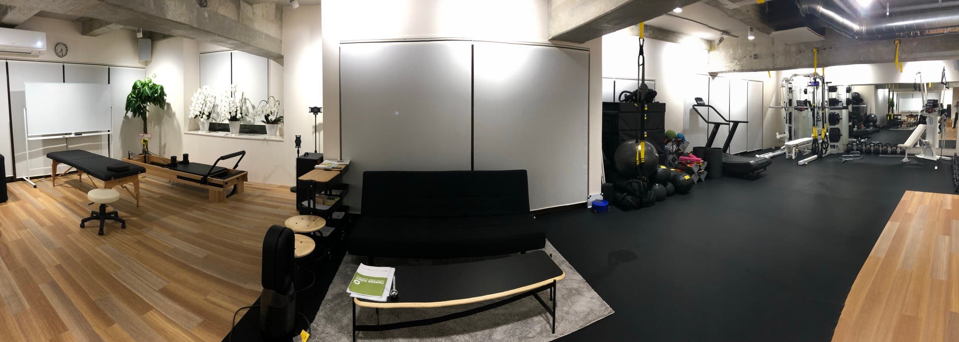 パーソナルジムですが、スペースが広めなのでセミナー会議、レッスンなどに！の写真2