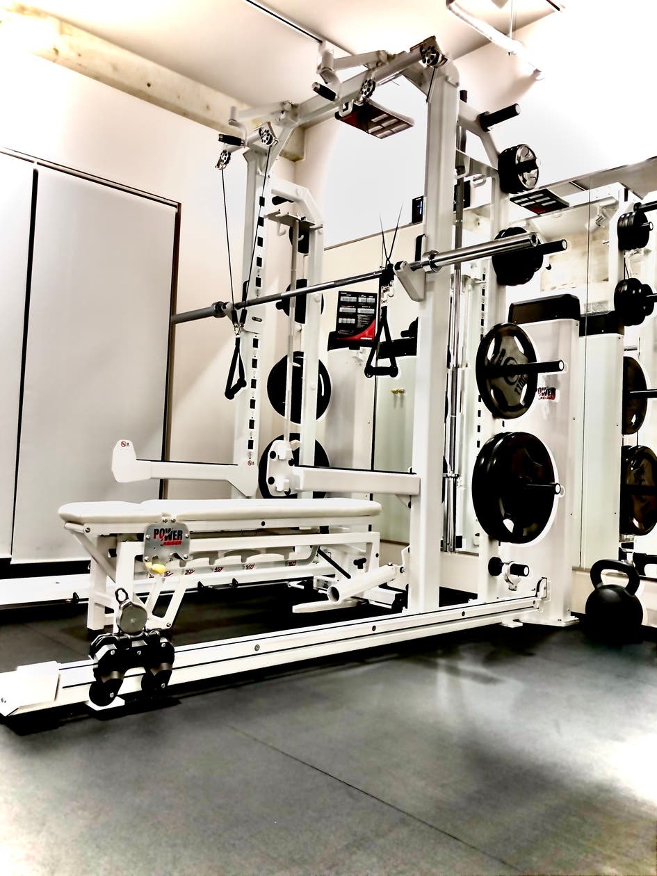 パーソナルジムですが、スペースが広めなのでセミナー会議、レッスンなどに！の写真3