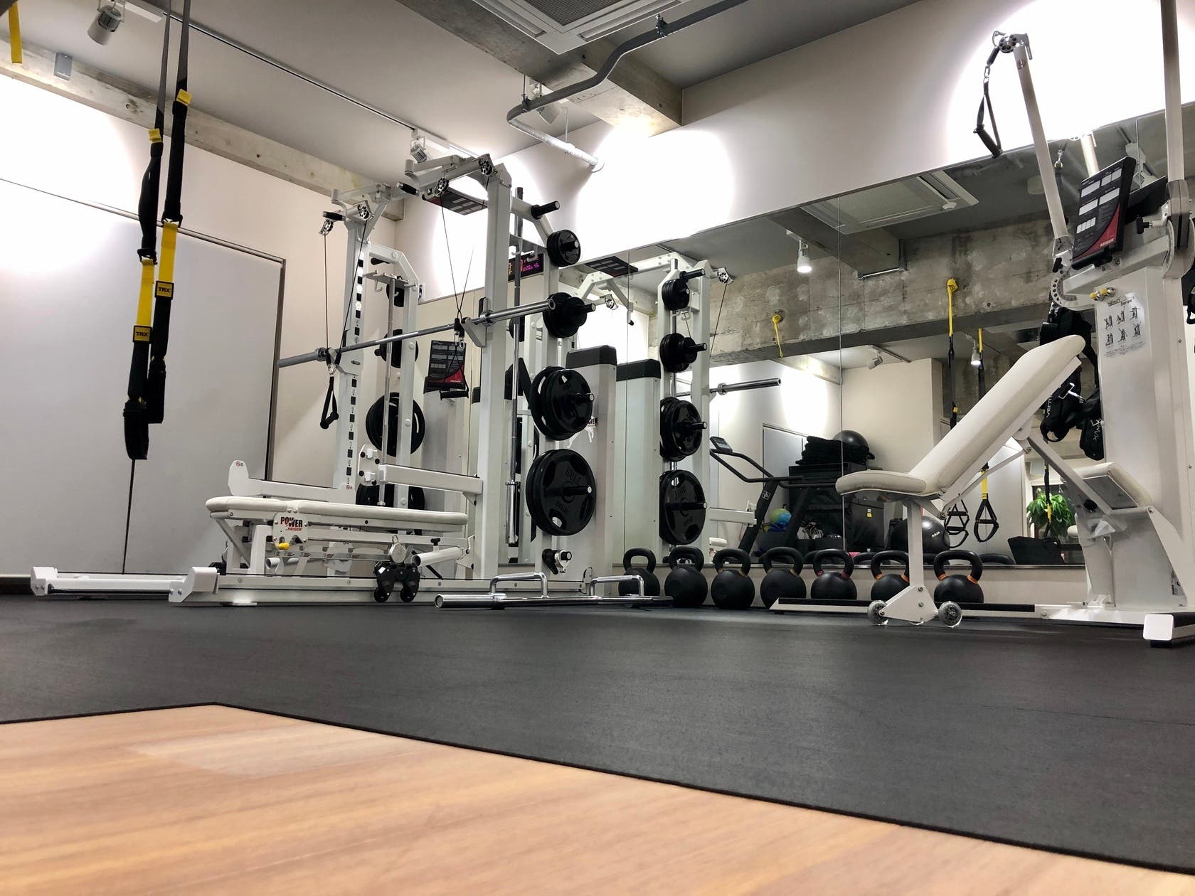 パーソナルジムですが、スペースが広めなのでセミナー会議、レッスンなどに！の写真13