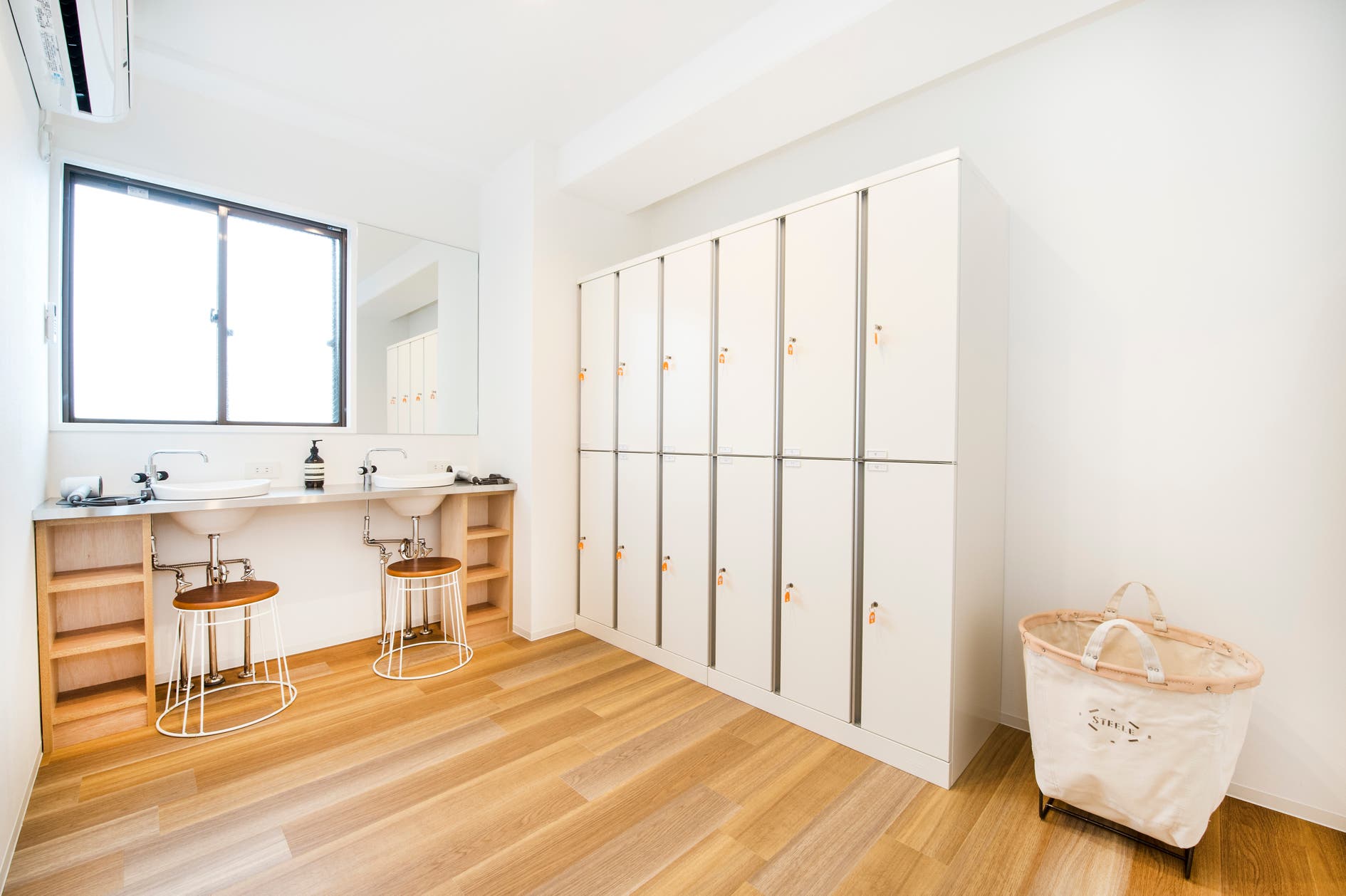 パーソナルジムですが、スペースが広めなのでセミナー会議、レッスンなどに！の写真15