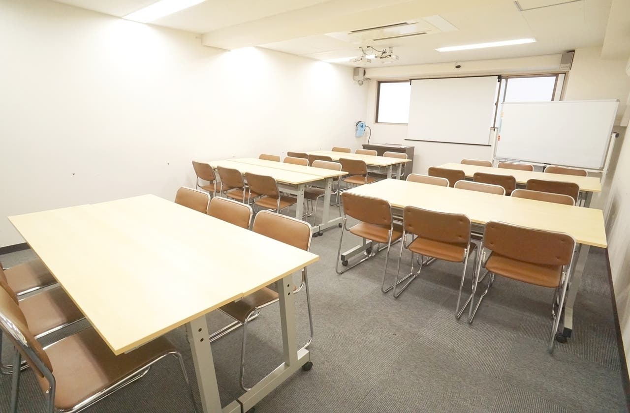 ＜新大阪駅より徒歩１分の会議室＞【最大34名 ルームＯ－１】24時間利用可能＋プロジェクター等備品無料の写真7