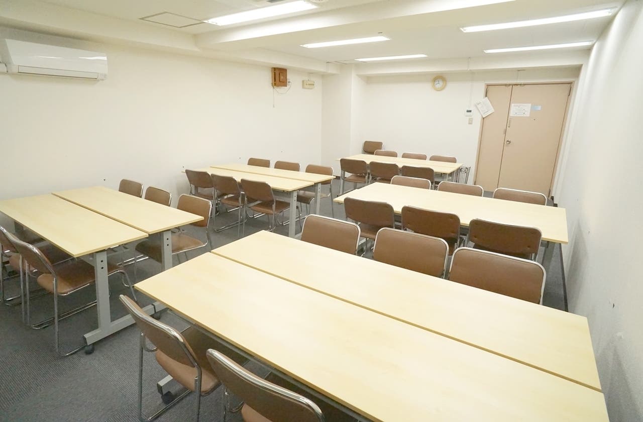 ＜新大阪駅より徒歩１分の会議室＞【最大34名 ルームＯ－１】24時間利用可能＋プロジェクター等備品無料の写真8