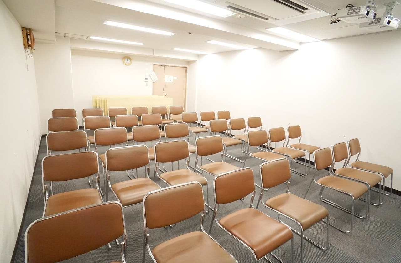 ＜新大阪駅より徒歩１分の会議室＞【最大34名 ルームＯ－１】24時間利用可能＋プロジェクター等備品無料の写真10