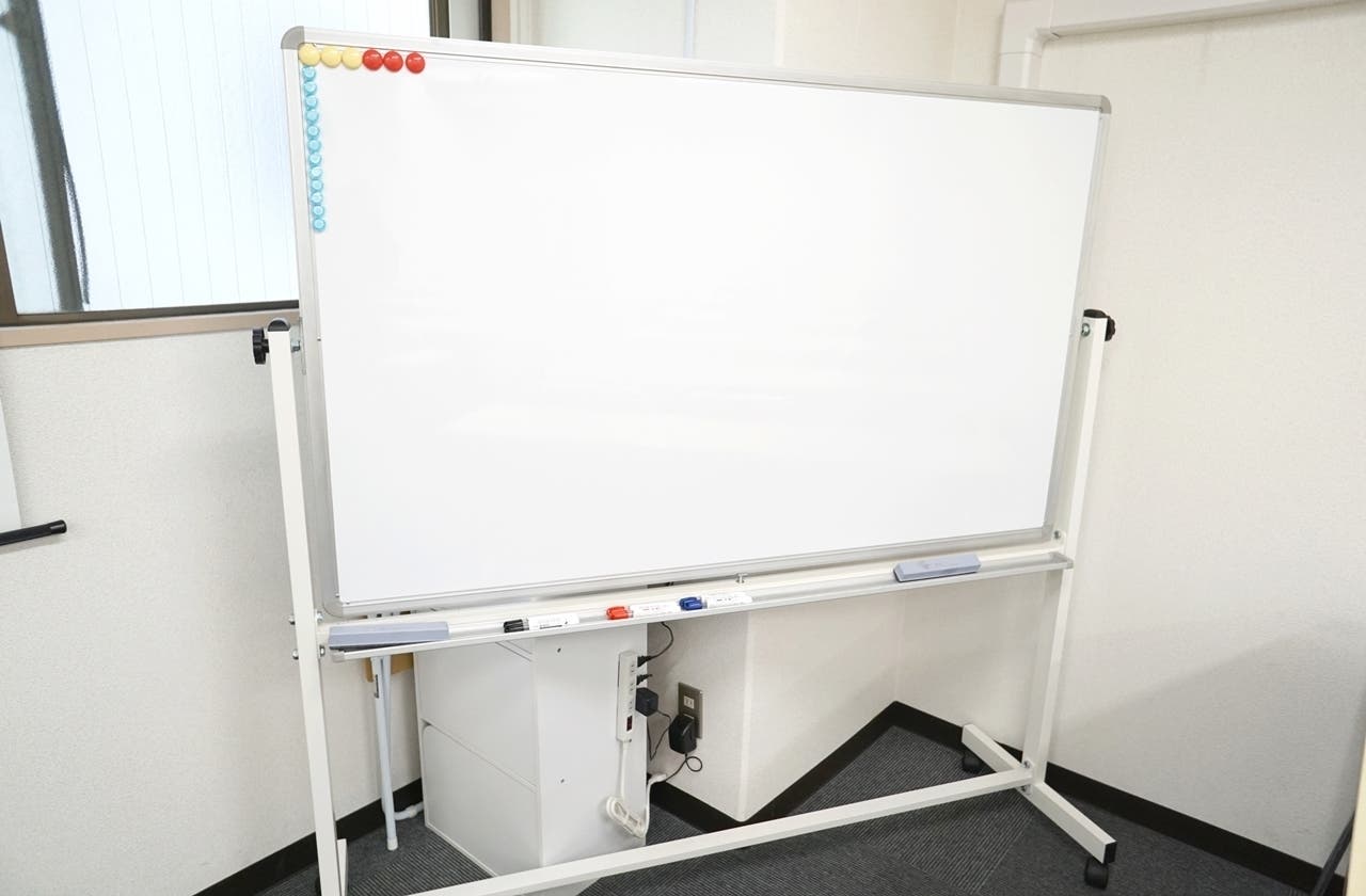 ＜新大阪駅より徒歩１分の会議室＞【最大34名 ルームＯ－１】24時間利用可能＋プロジェクター等備品無料の写真13