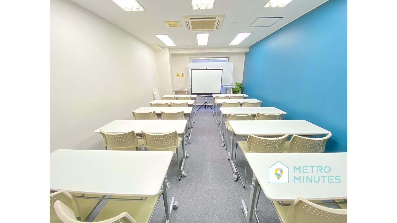 ＜マロン会議室＞栄駅徒歩3分🚃22名収容🪑Wi-Fi📶プロジェクター🎥会議/打ち合わせ/ワークショップ/ボードゲームの写真6