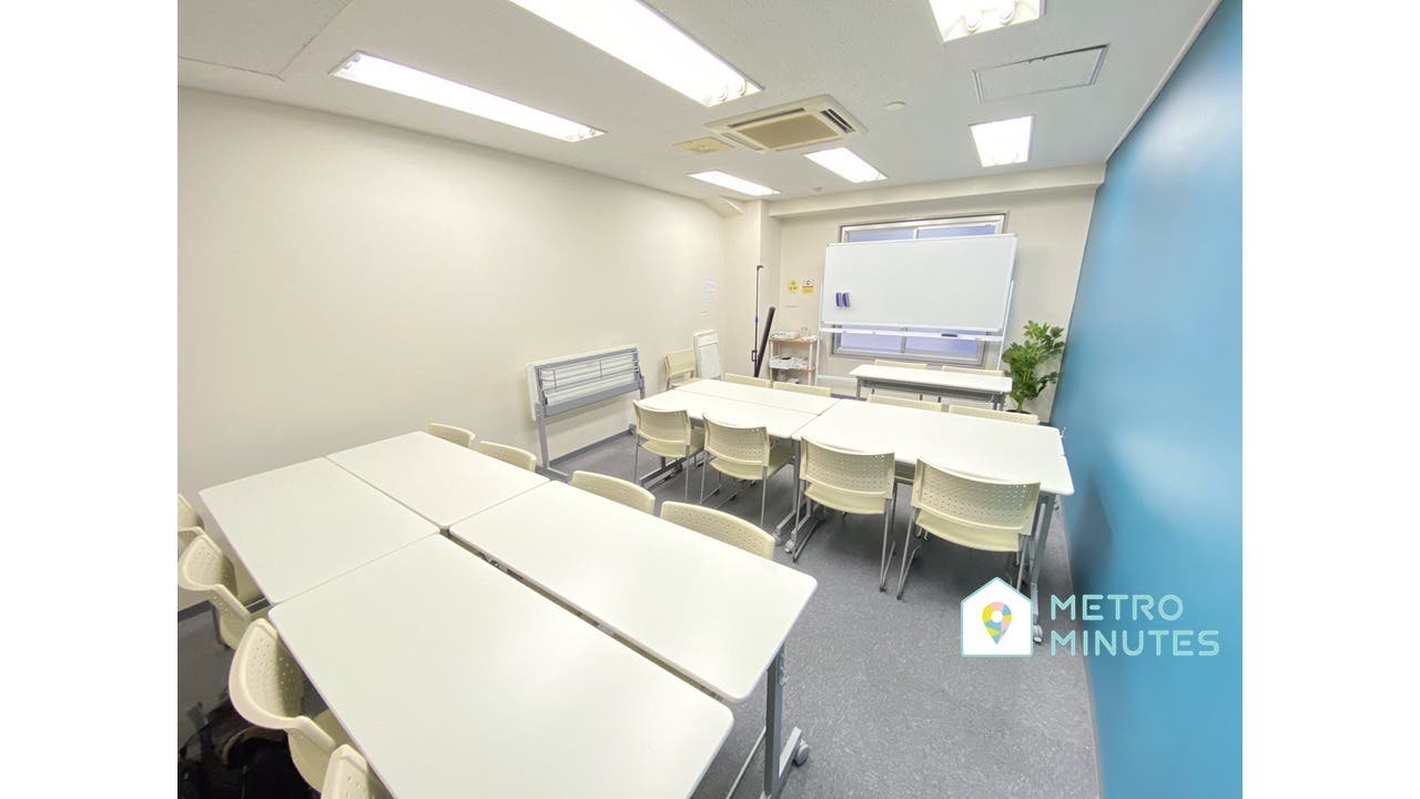＜マロン会議室＞栄駅徒歩3分🚃22名収容🪑Wi-Fi📶プロジェクター🎥会議/打ち合わせ/ワークショップ/ボードゲームの写真7