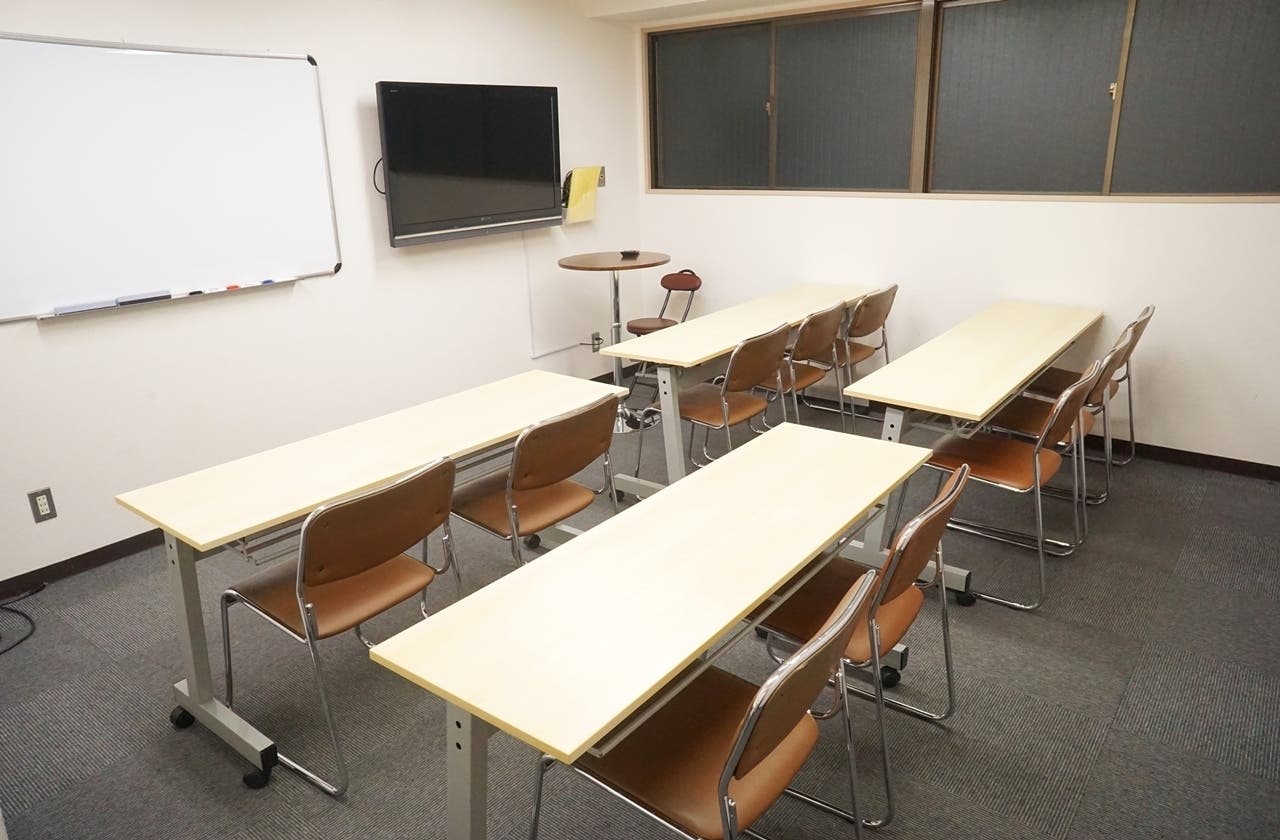 ＜新大阪駅より徒歩１分の会議室＞【最大12名 ルームＯ-２】24時間利用可能で商談や面談に！液晶モニター等備品無の写真4