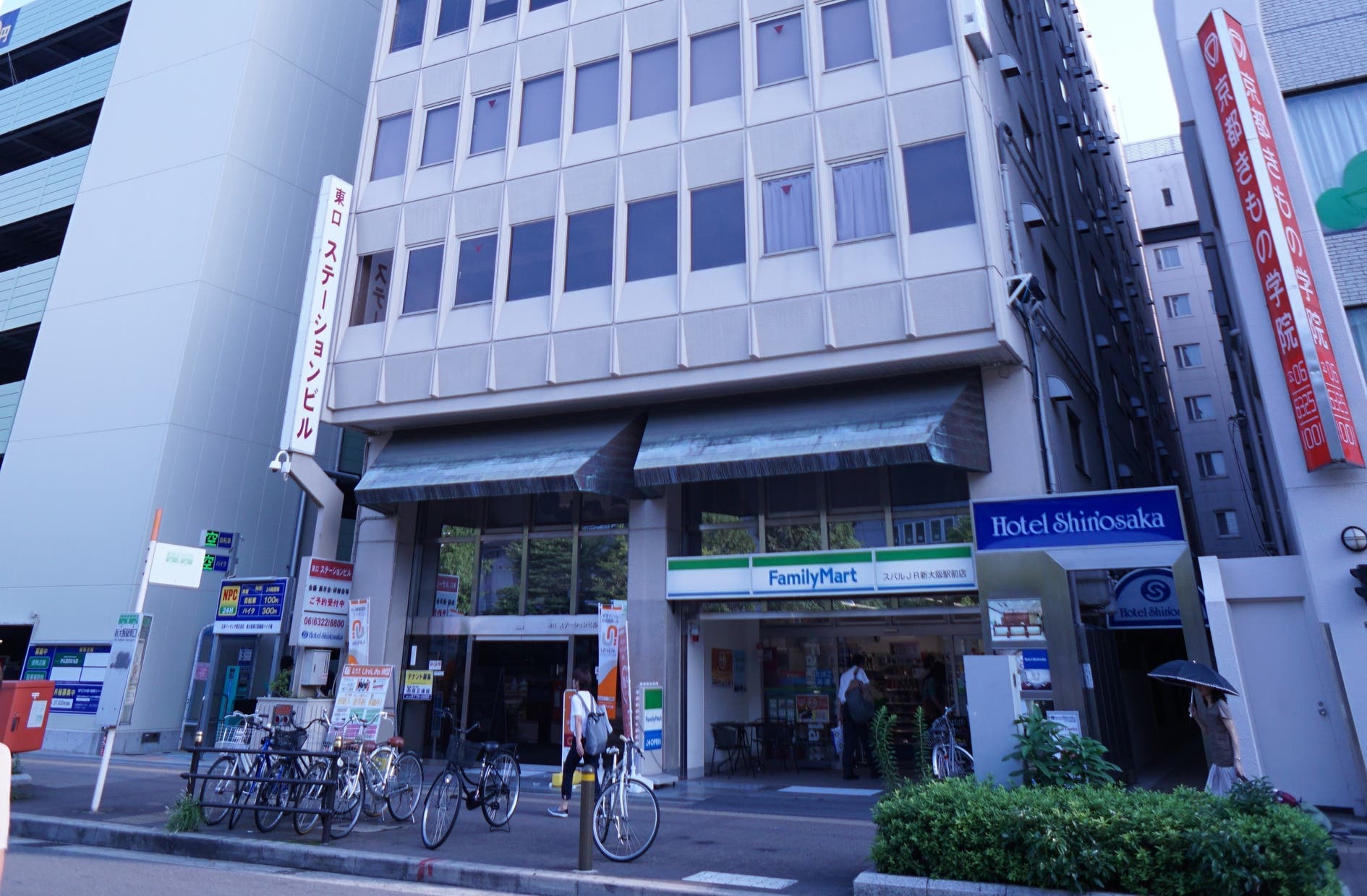 ＜新大阪駅より徒歩１分の会議室＞【最大12名 ルームＯ-２】24時間利用可能で商談や面談に！液晶モニター等備品無の写真13