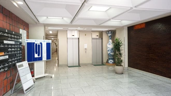 <新大阪駅より徒歩1分の会議室>【最大12名 ルームO-2】24時間利用可能で商談や面談に!液晶モニター等備品無の写真14