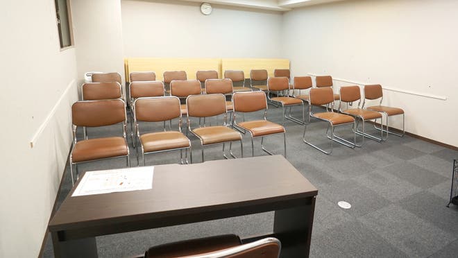 <新大阪駅より徒歩1分の会議室>【最大21名 ルームO-3】24時間利用可能でプロジェクター等備品無料の写真8