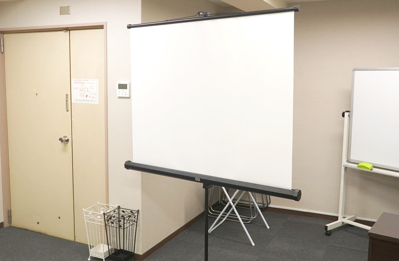 ＜新大阪駅より徒歩１分の会議室＞【最大21名 ルームＯ-３】24時間利用可能でプロジェクター等備品無料の写真11
