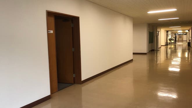 車での来場OK!16名収容可能!学校らしい静かな環境で、会議室として利用できます!の写真2