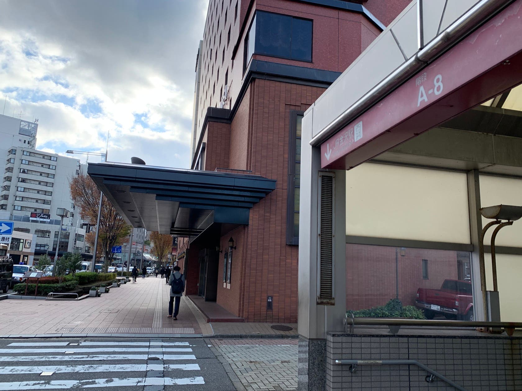 金沢駅徒歩8分、24時間・35名着席可、光Wi-Fi、プロジェクター＆大型スクリーン、セミナー・会議・リモートワークに便利の写真13