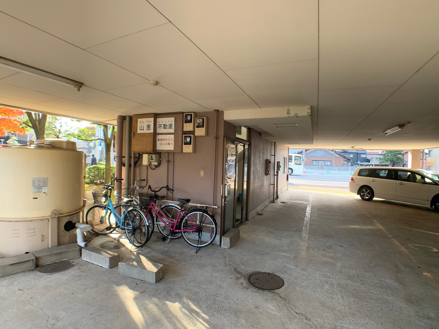 金沢駅徒歩8分、24時間・35名着席可、光Wi-Fi、プロジェクター＆大型スクリーン、セミナー・会議・リモートワークに便利の写真16