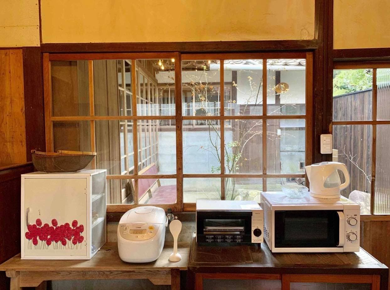 古民家一棟貸切。川の流れる音アンティークな空気一歩入れば異空間。書籍の中で廣島から広島へ歴史の旅へ10名様までの写真24