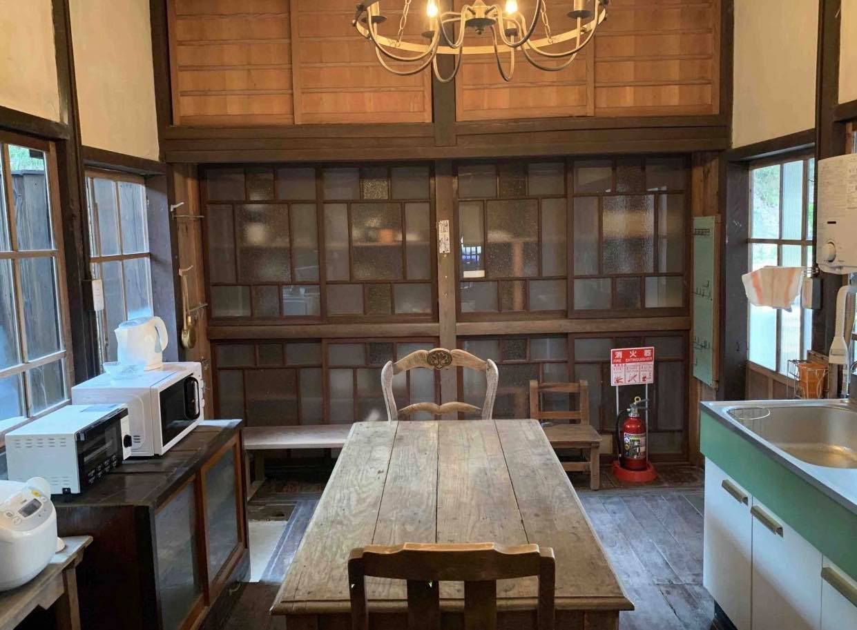 古民家一棟貸切。川の流れる音アンティークな空気一歩入れば異空間。書籍の中で廣島から広島へ歴史の旅へ10名様までの写真23