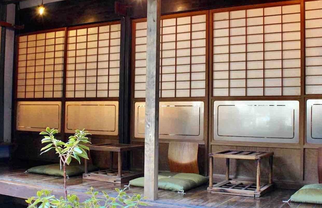 古民家一棟貸切。川の流れる音アンティークな空気一歩入れば異空間。書籍の中で廣島から広島へ歴史の旅へ10名様までの写真13