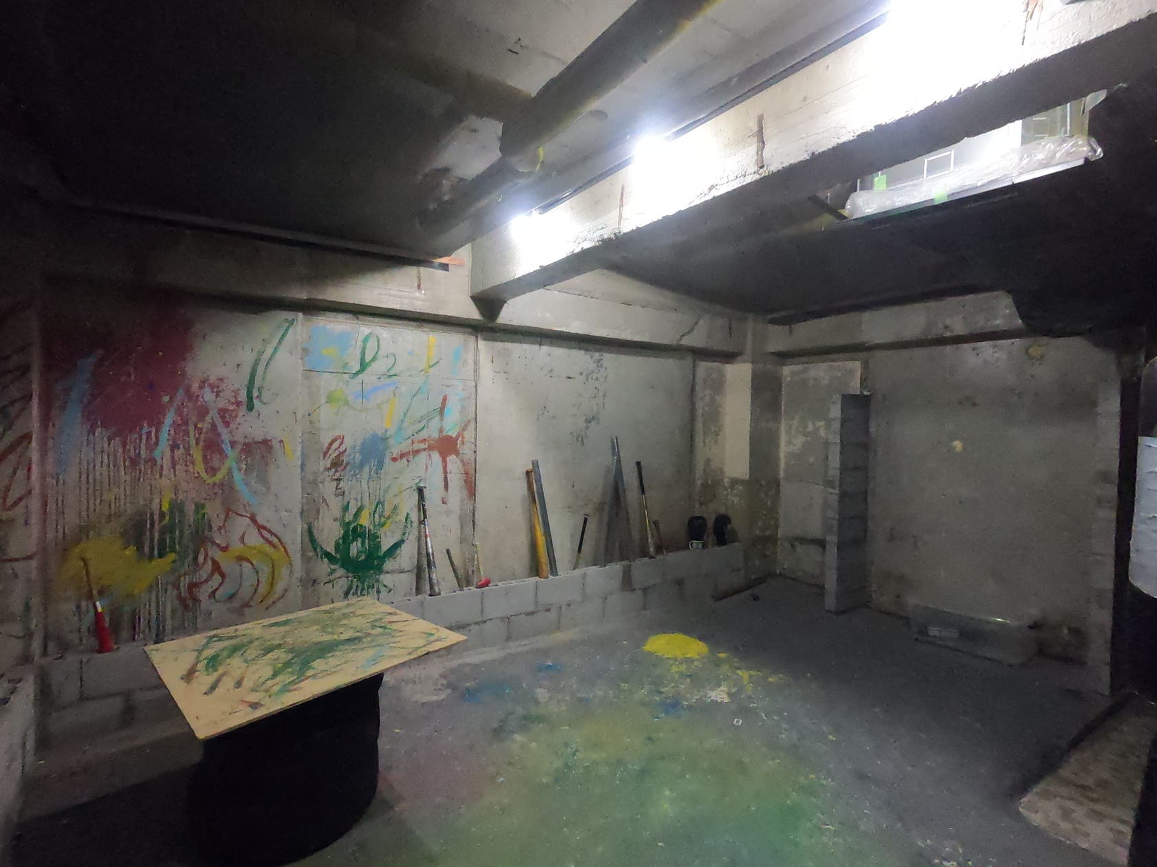 地下にある廃墟スペース！飲食持込可・撮影/収録・楽器の練習・女子会・ママ会にどぞ！の写真4