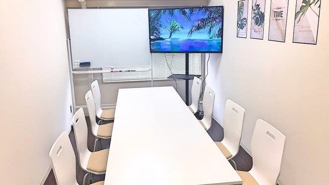 新宿駅D5出口20秒👞土足OK・大型テレビ50型(Fire TV付き)・光回線【Hana*新宿西口】の写真2