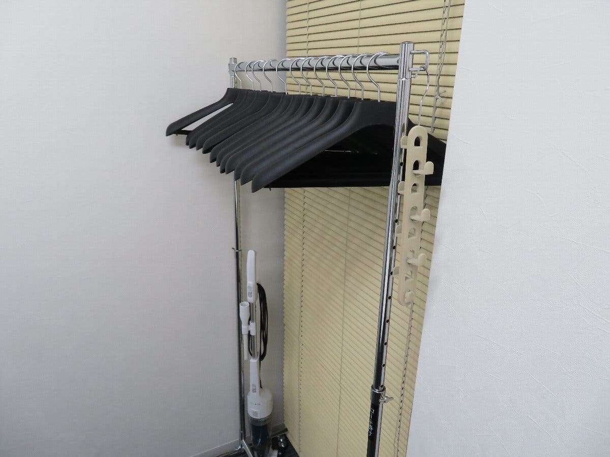 【新大阪駅】徒歩5分の落ち着いた会議室☆12名☆WiFi/50型モニタ☆テレワーク等も【FEEL 新大阪】の写真12