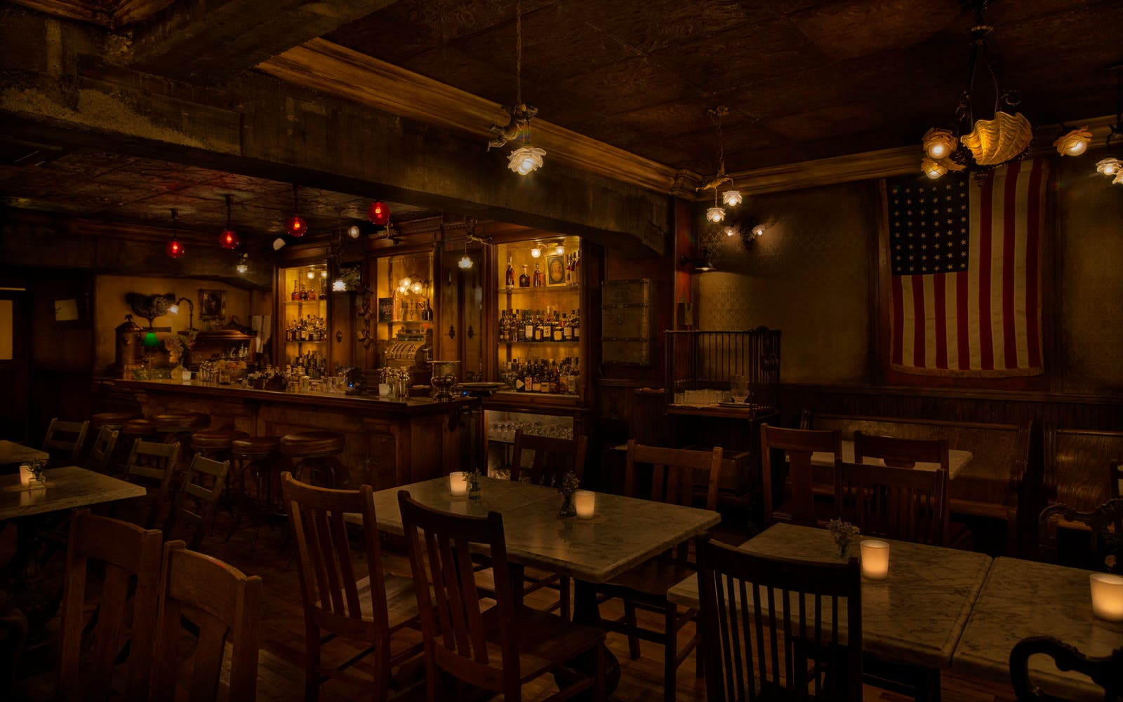 調度品や扉、階段、天井、床など細部に至るまで全てヴィンテージアンティーク。撮影/展示会/女子会/飲み会などにご利用下さいの写真2