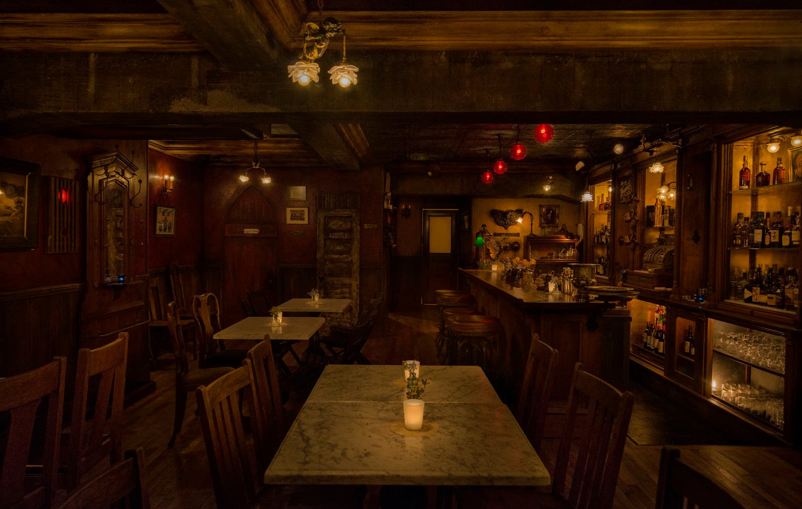 調度品や扉、階段、天井、床など細部に至るまで全てヴィンテージアンティーク。撮影/展示会/女子会/飲み会などにご利用下さいの写真5