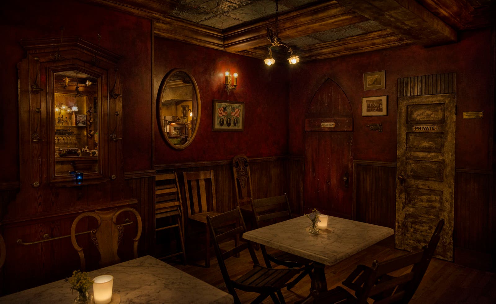 調度品や扉、階段、天井、床など細部に至るまで全てヴィンテージアンティーク。撮影/展示会/女子会/飲み会などにご利用下さいの写真7