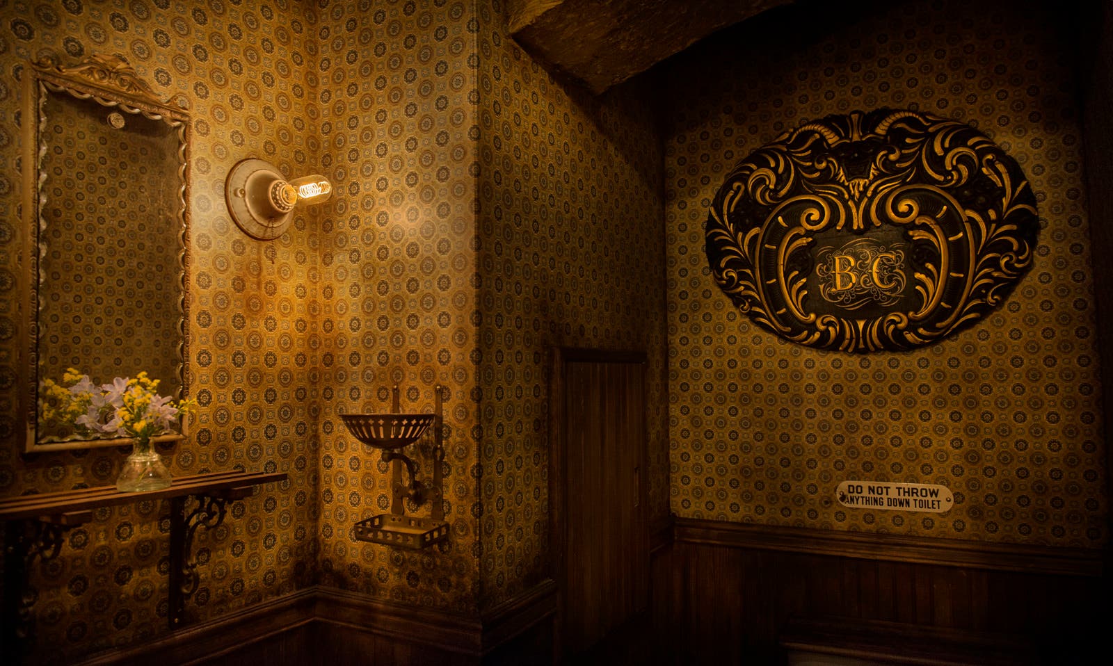 調度品や扉、階段、天井、床など細部に至るまで全てヴィンテージアンティーク。撮影/展示会/女子会/飲み会などにご利用下さいの写真16