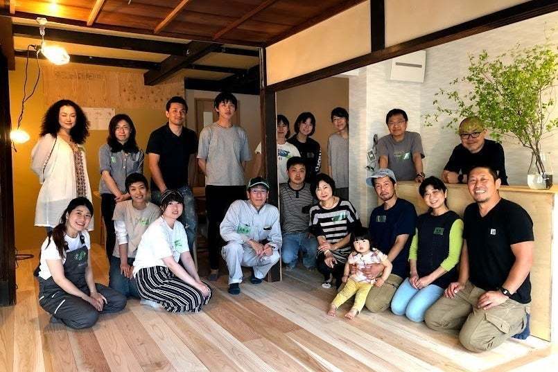 二条城から徒歩3分。京町家をリノベ。国産杉床が心地いい多目的スペースの写真10