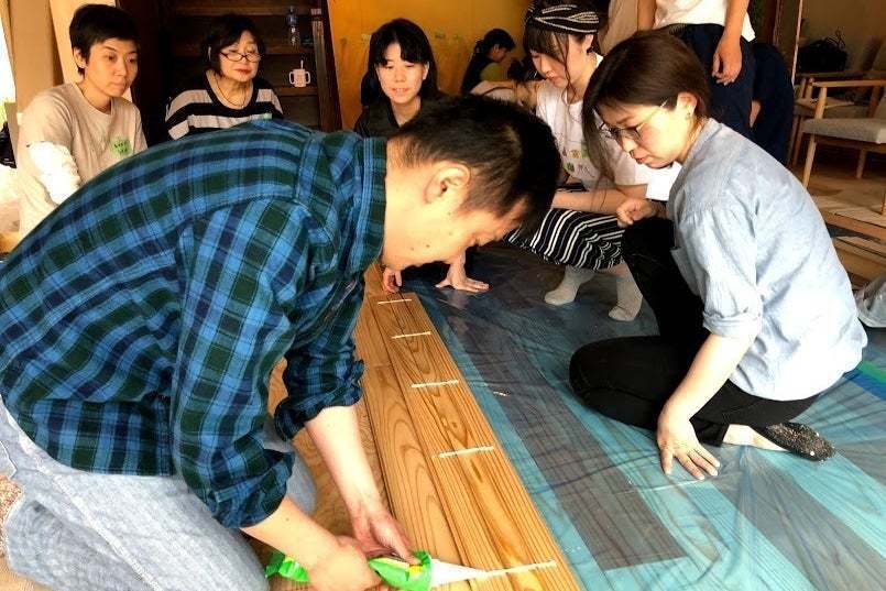 二条城から徒歩3分。京町家をリノベ。国産杉床が心地いい多目的スペースの写真12