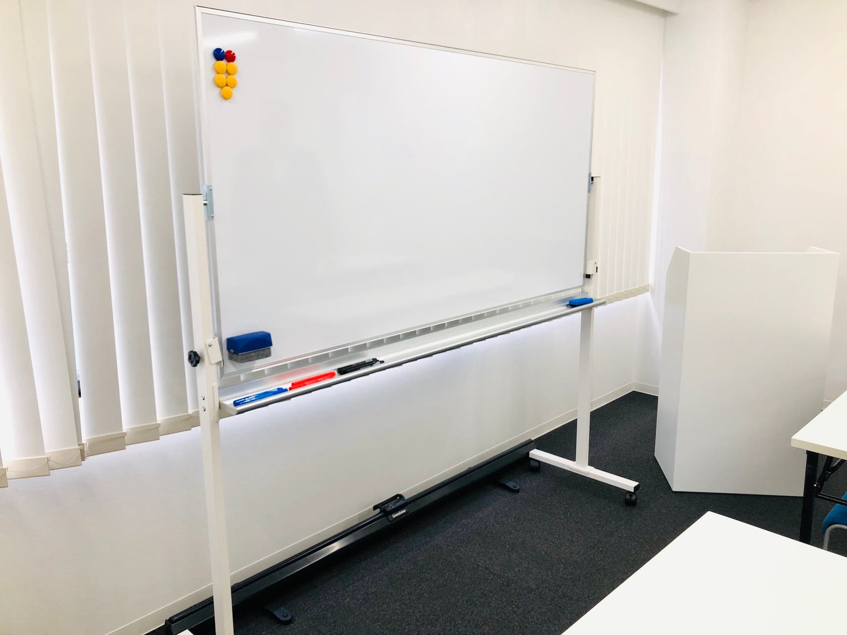 ★新宿T-spaceⅡ★最大３８名迄使用可能！新宿三丁目駅より徒歩１分の格安貸会議室！の写真16