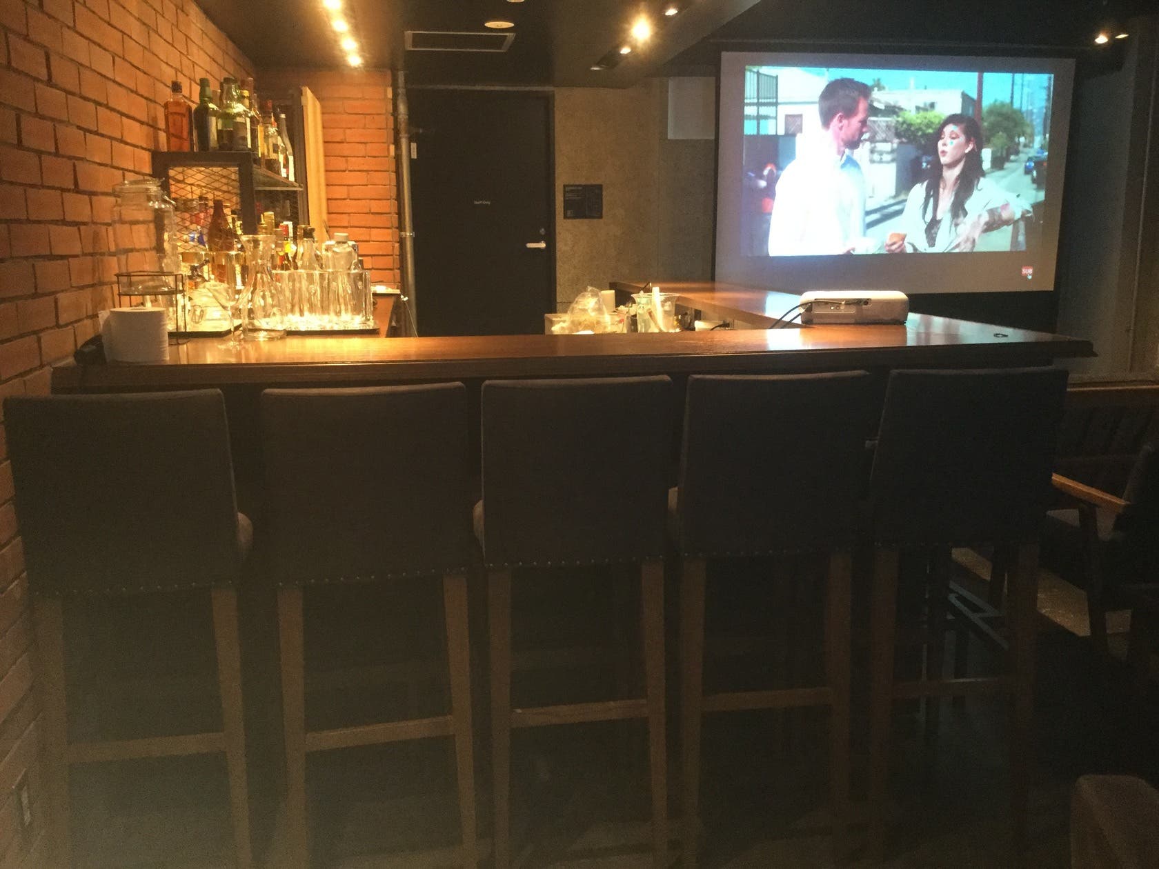 新宿三丁目10分🚶‍♂️カラオケバー🍷🎤 撮影可能🎥 (最大25名収容)の写真10