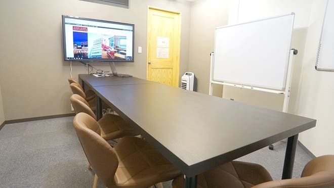 <新大阪駅より徒歩2分の会議室>【最大9名】オフィスビルの一室で商談や打ち合わせに最適!の写真2