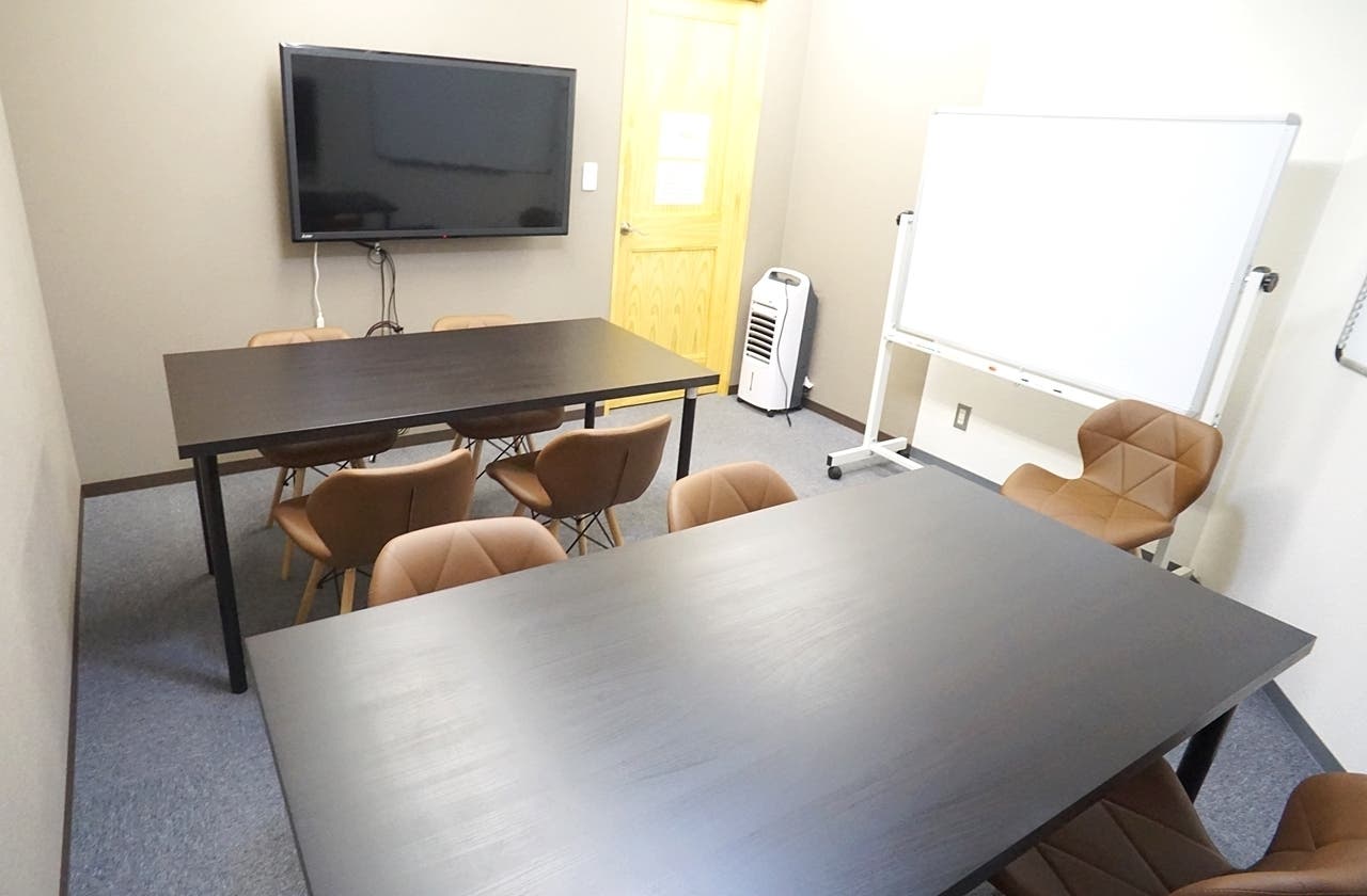 ＜新大阪駅より徒歩2分の会議室＞【最大９名】オフィスビルの一室で商談や打ち合わせに最適！の写真5