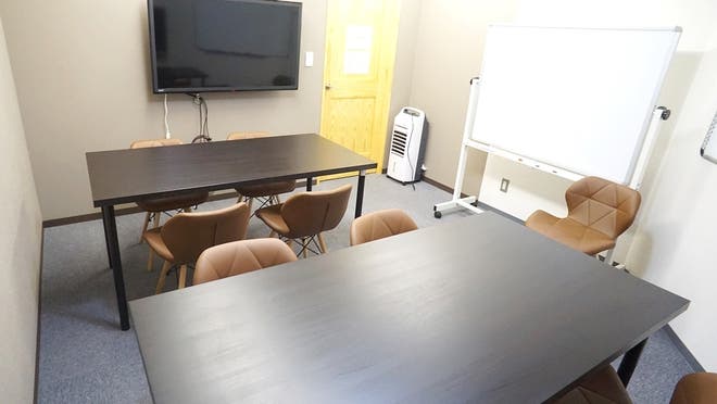 <新大阪駅より徒歩2分の会議室>【最大9名】オフィスビルの一室で商談や打ち合わせに最適!の写真5