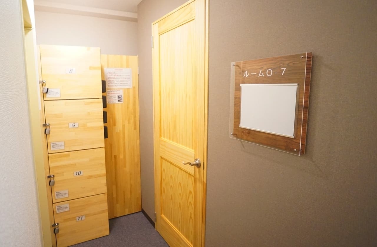 ＜新大阪駅より徒歩2分の会議室＞【最大９名】オフィスビルの一室で商談や打ち合わせに最適！の写真8