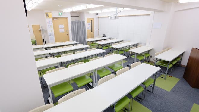 【新宿西口D5出口2分】セミナーに!プロジェクター・演台・マイク・スピーカー・光WiFi無料!ふれあい貸し会議室 新宿No18の写真3