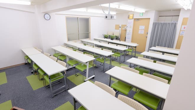 【新宿西口D5出口2分】セミナーに!プロジェクター・演台・マイク・スピーカー・光WiFi無料!ふれあい貸し会議室 新宿No18の写真4