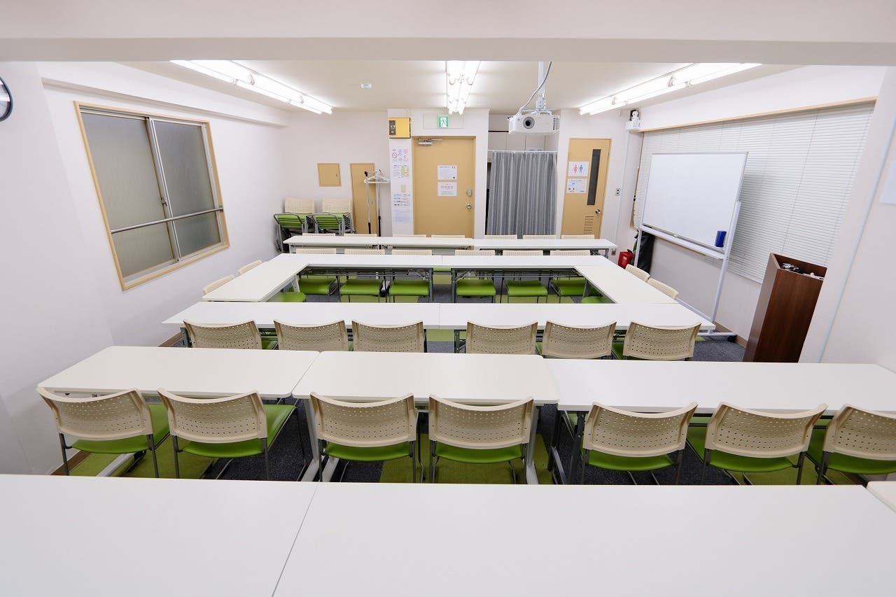 【新宿西口D5出口2分】セミナーに！プロジェクター・演台・マイク・スピーカー・光WiFi無料！ふれあい貸し会議室 新宿No18の写真11