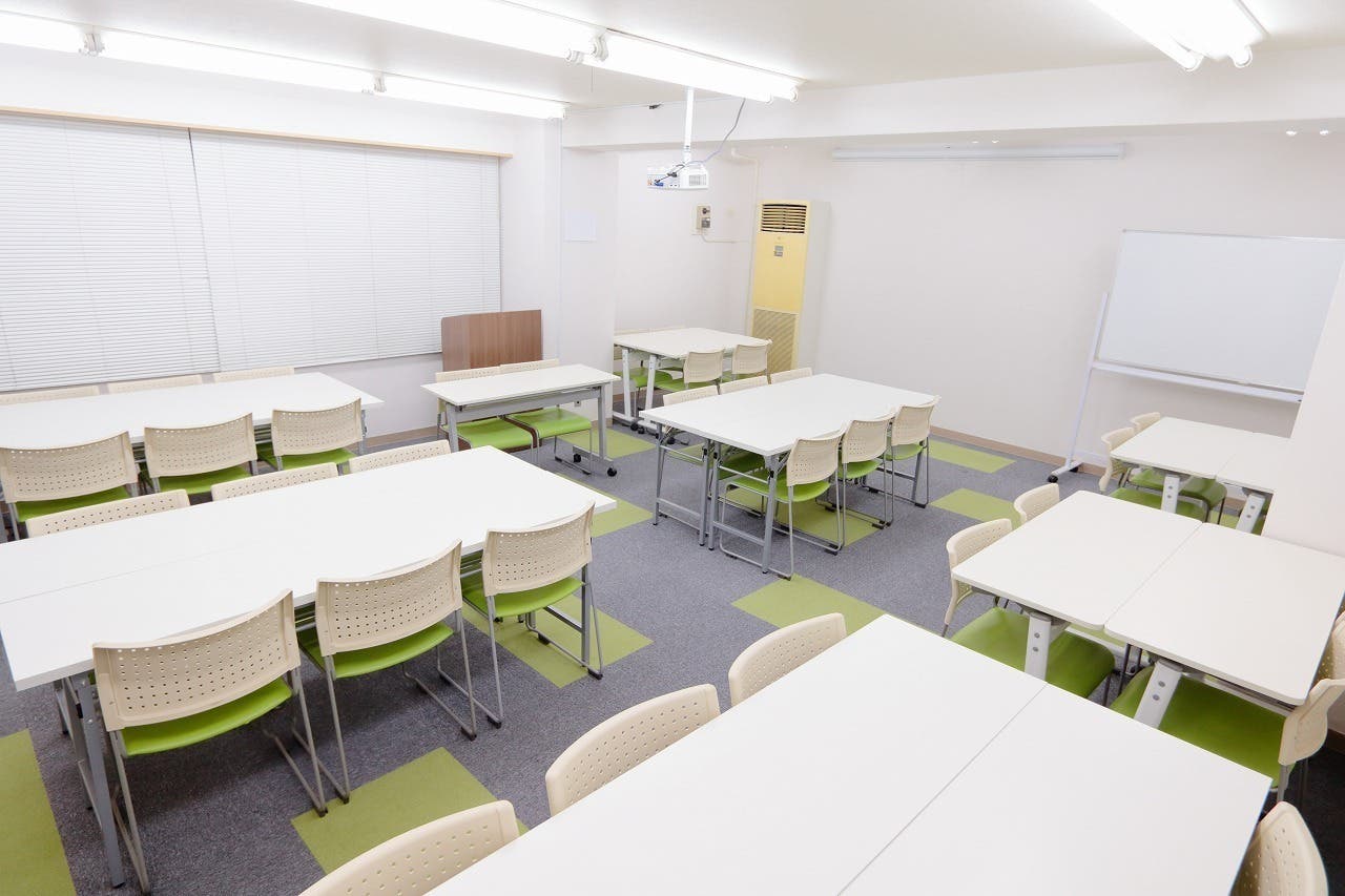 【新宿西口D5出口2分】セミナーに！プロジェクター・演台・マイク・スピーカー・光WiFi無料！ふれあい貸し会議室 新宿No18の写真15